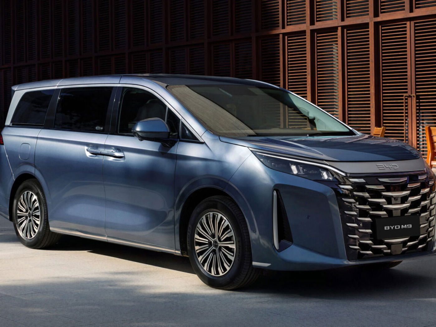 A nova carrinha híbrida plug-in da BYD que também queríamos em Portugal ...