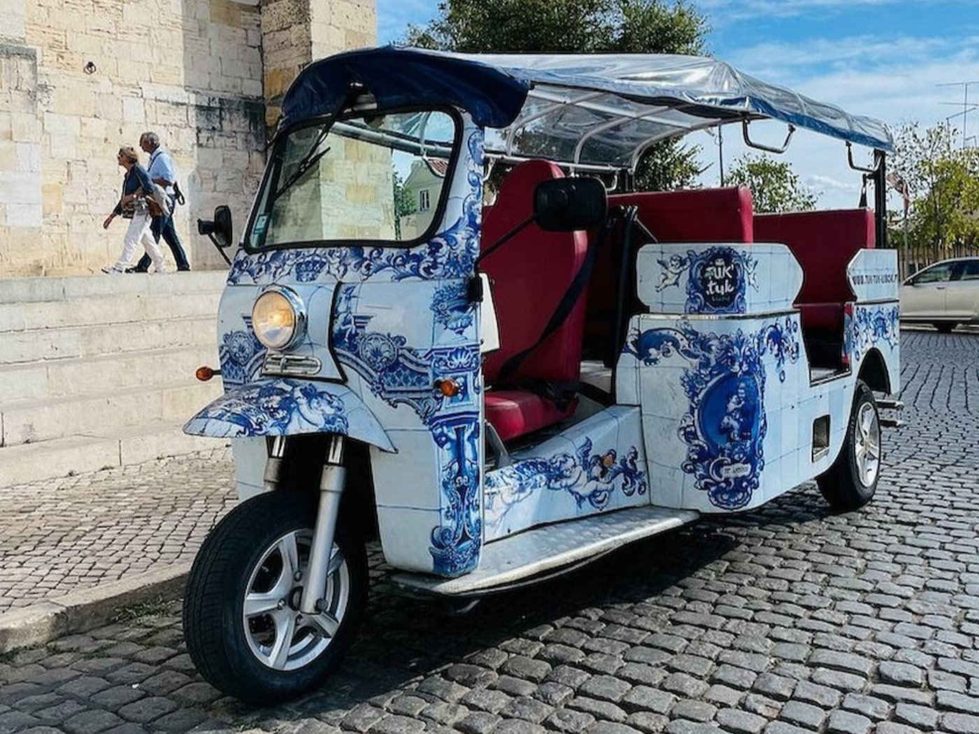 EMEL vai apertar o cerco a tuk-tuks e TVDEs em Lisboa - 4gnews