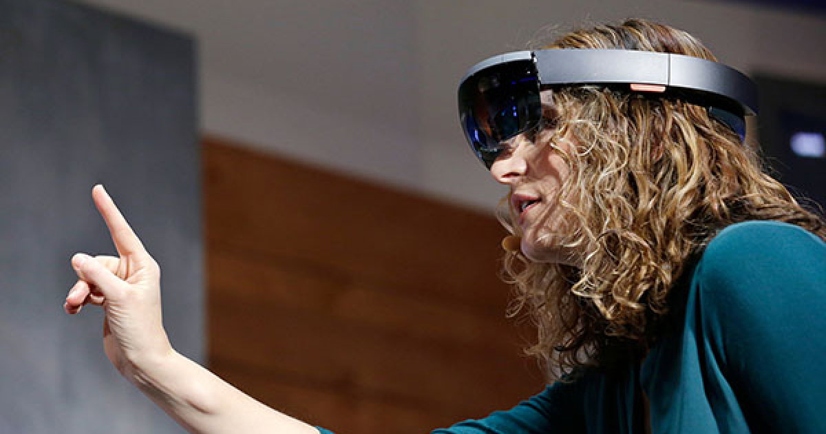 Esquece os Google Glasses, Microsoft traz-nos óculos holográficos ...