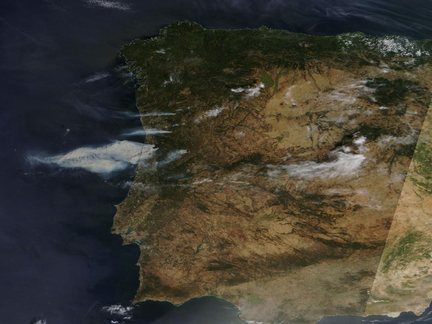 NASA mostra fumo dos fogos em Portugal vistos do Espaço - 4gnews