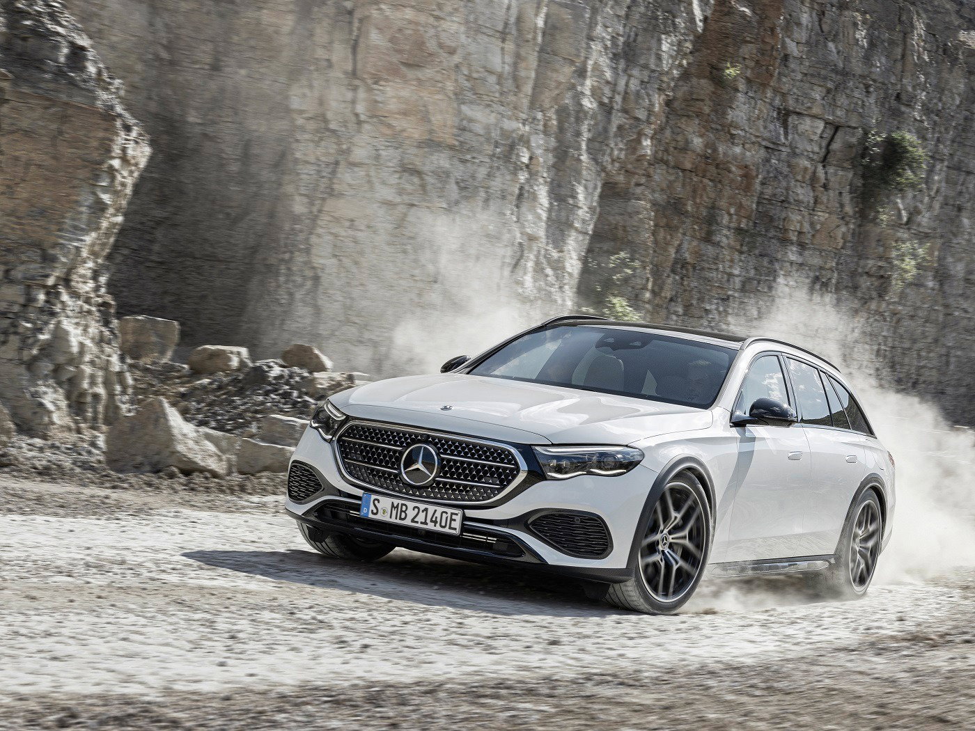 Mercedes Classe E All-Terrain vai ter comunicações 5G e funcionalidades ...