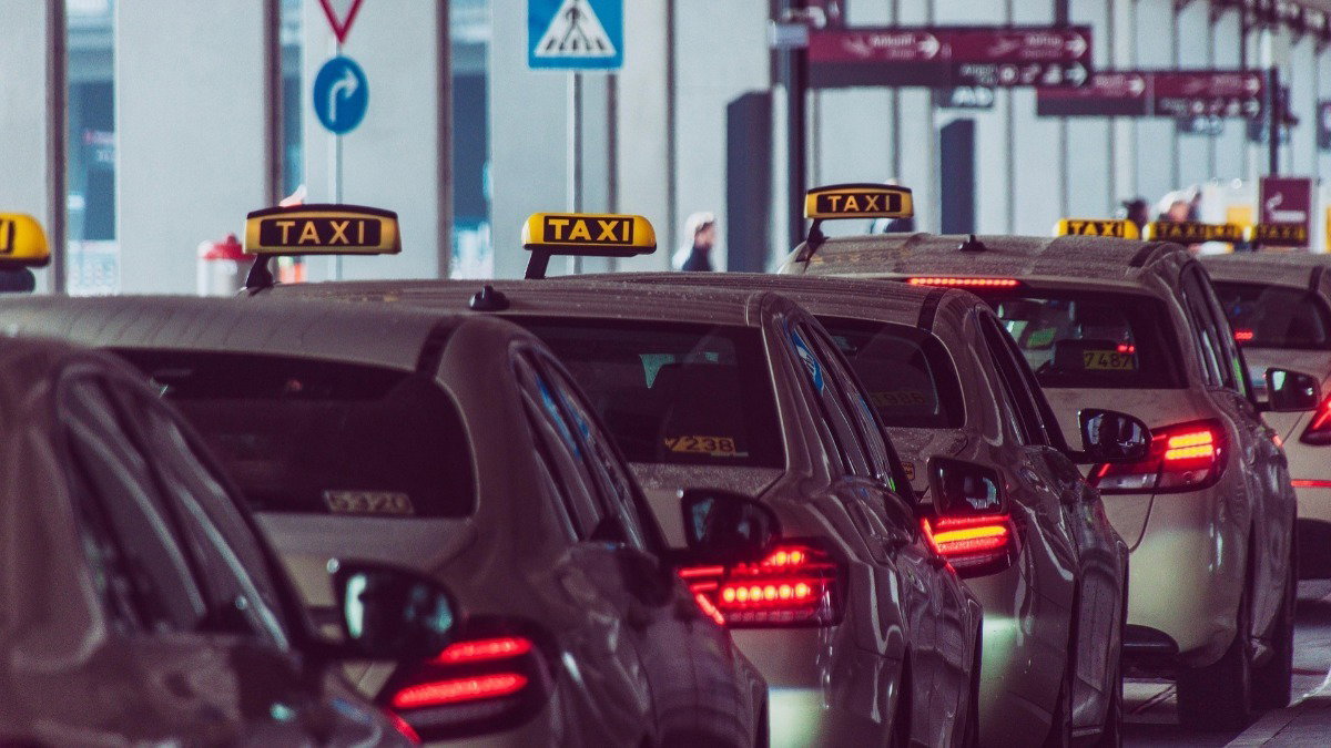 Táxis em Portugal com novas tarifas: o que muda nos preços e quando ...