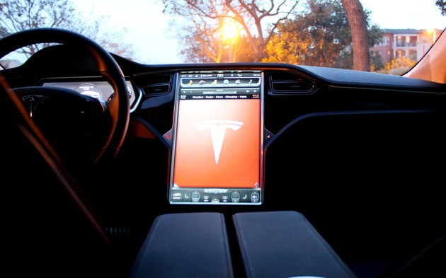 Carros elétricos da Tesla vão receber browser com Google Chromium - 4gnews