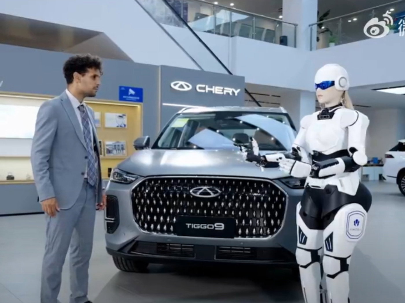 (Vídeo) O robô humanoide que virou vendedor de carros: literalmente ...
