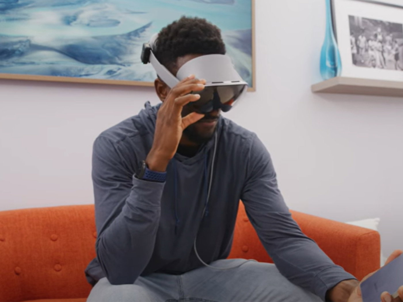 (Vídeo) Youtuber tech popular já experimentou headset de RV da Samsung ...