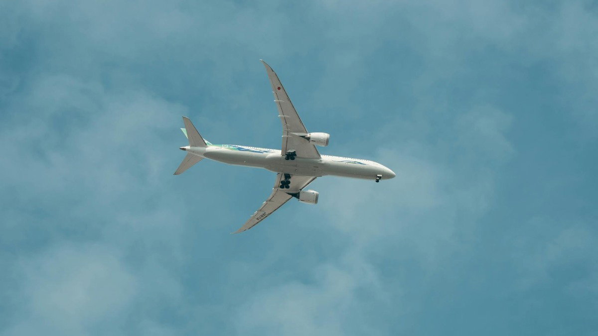 Voo da EasyJet desviado após alerta com powerbank a bordo - 4gnews